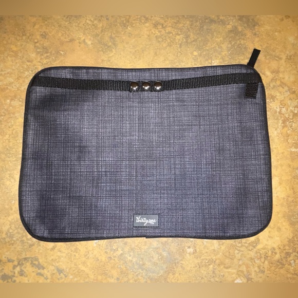 thirty-one | Bags | Nwt Thirtyone Retired Pocketatote In Black Cross ...
